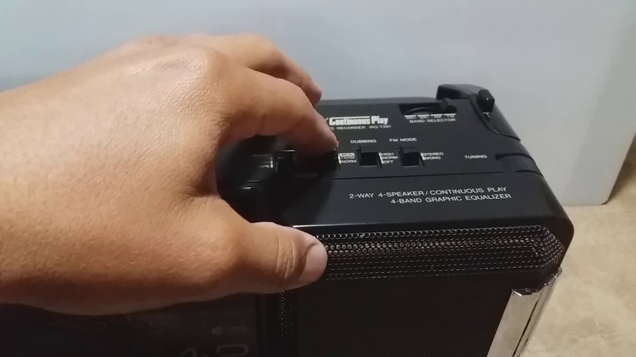 RADIO CASSETTE RECORDER SHARP WQ-T281 (N°1) - YouTube