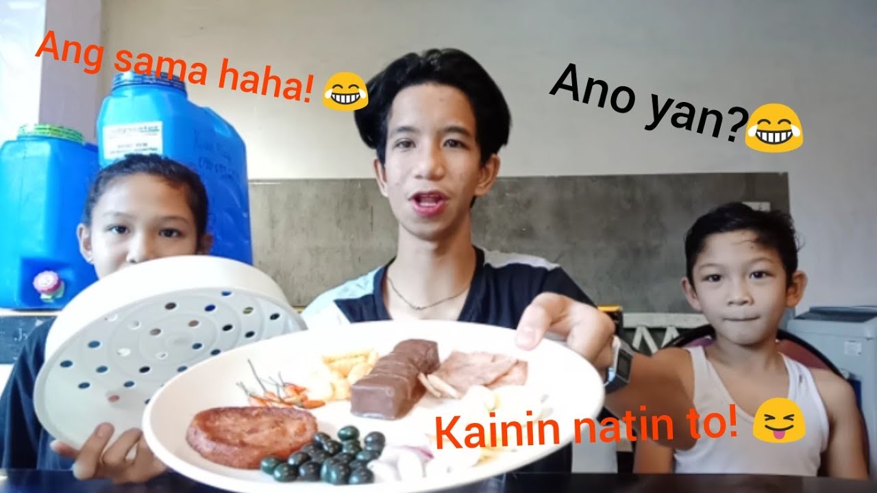 BLIND EATING CHALLENGE! - YouTube