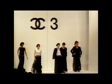 Chanel SS 1998 by Karl Lagerfeld (Fashion TV) Amanda Harlech Karen ...