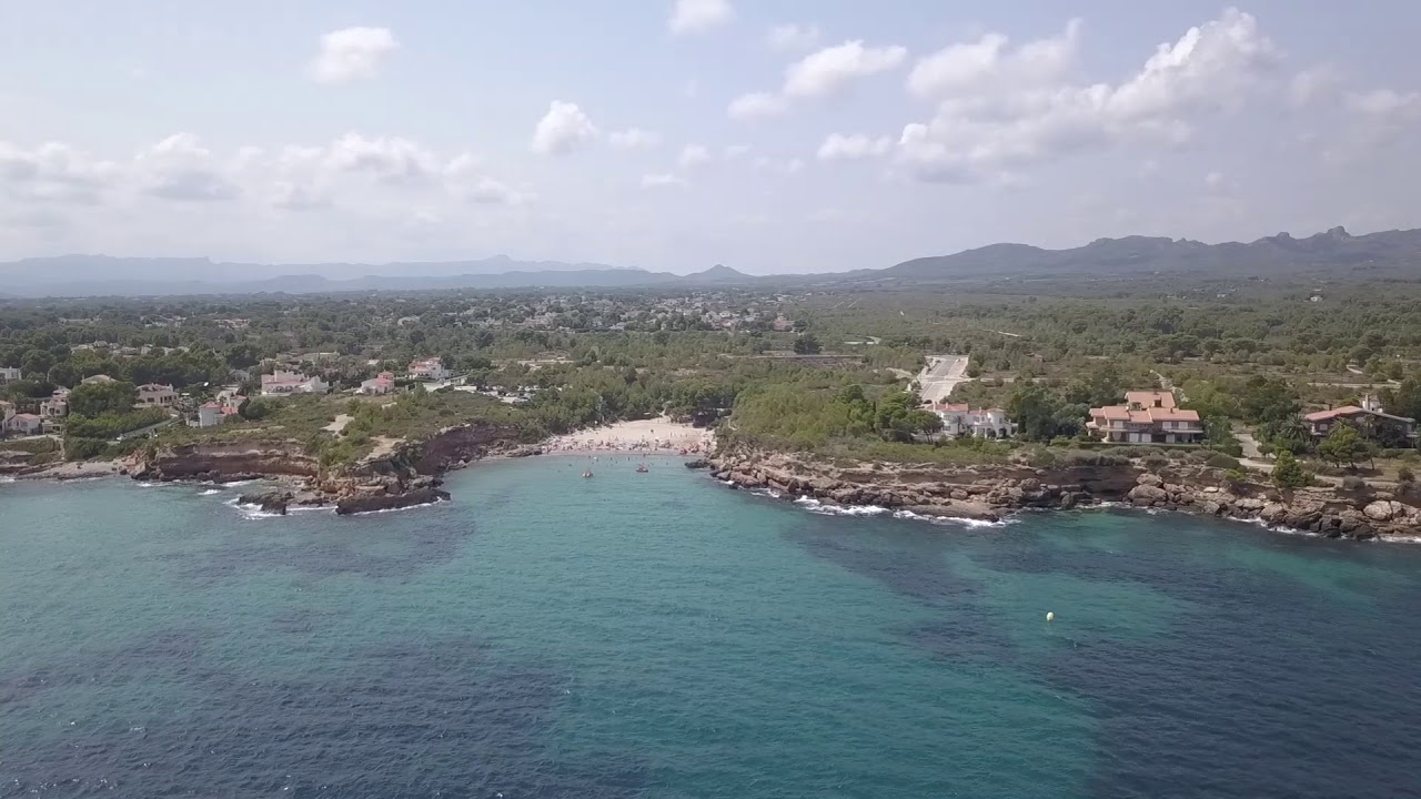 Les Tres Cales vu du ciel - YouTube