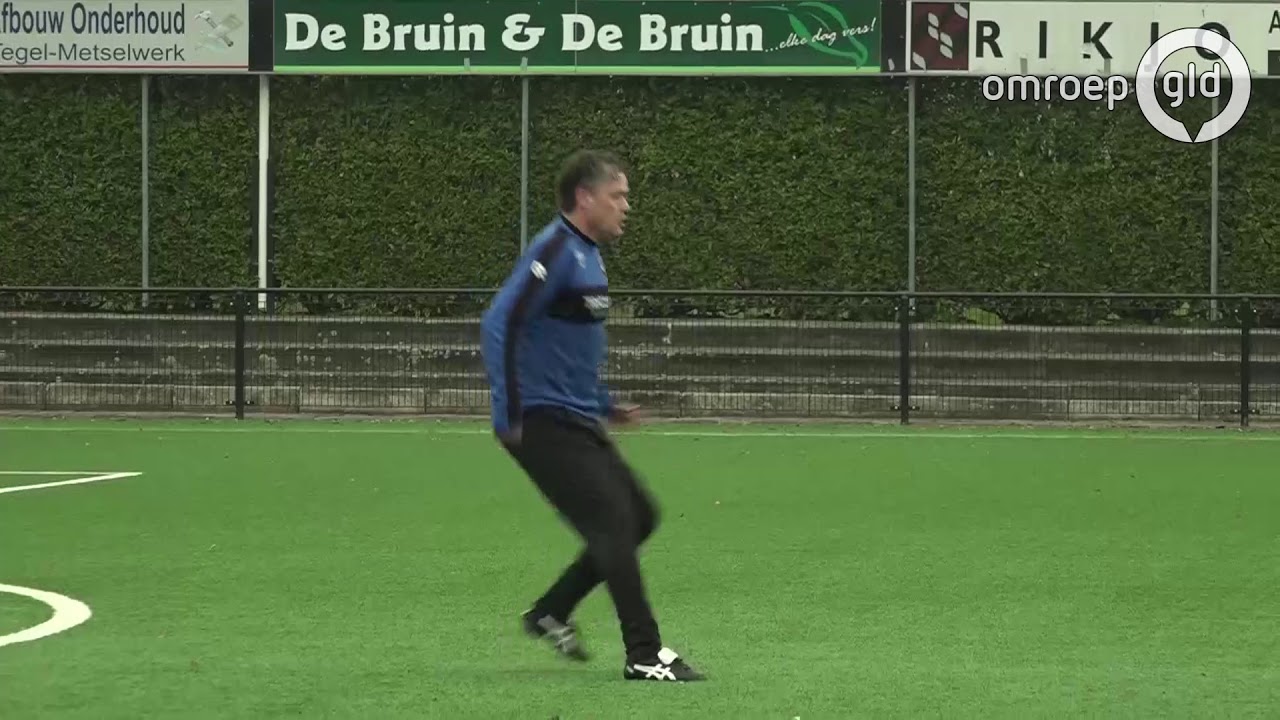 VIDEO: Real Madrid-talent Mink Peeters traint in Groesbeek met Arno ...