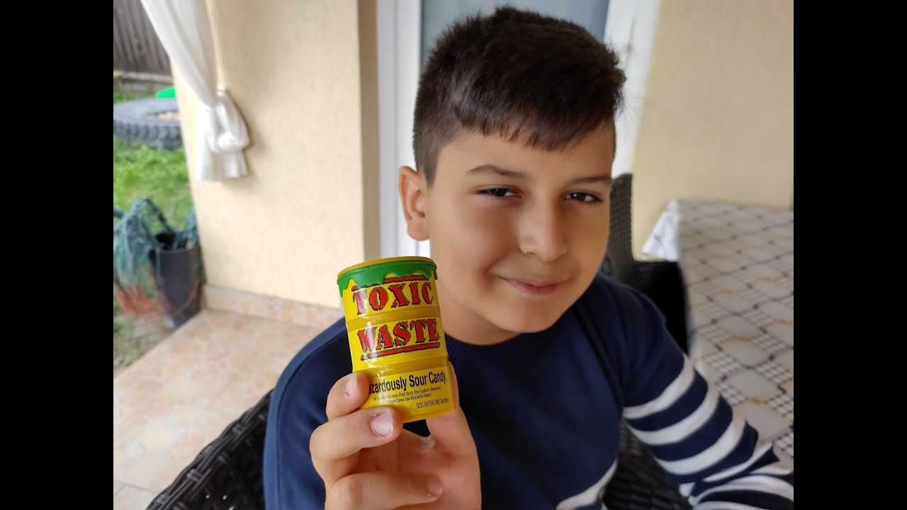Ce Gust au Cele Mai Acre Bomboane din Lume - YouTube