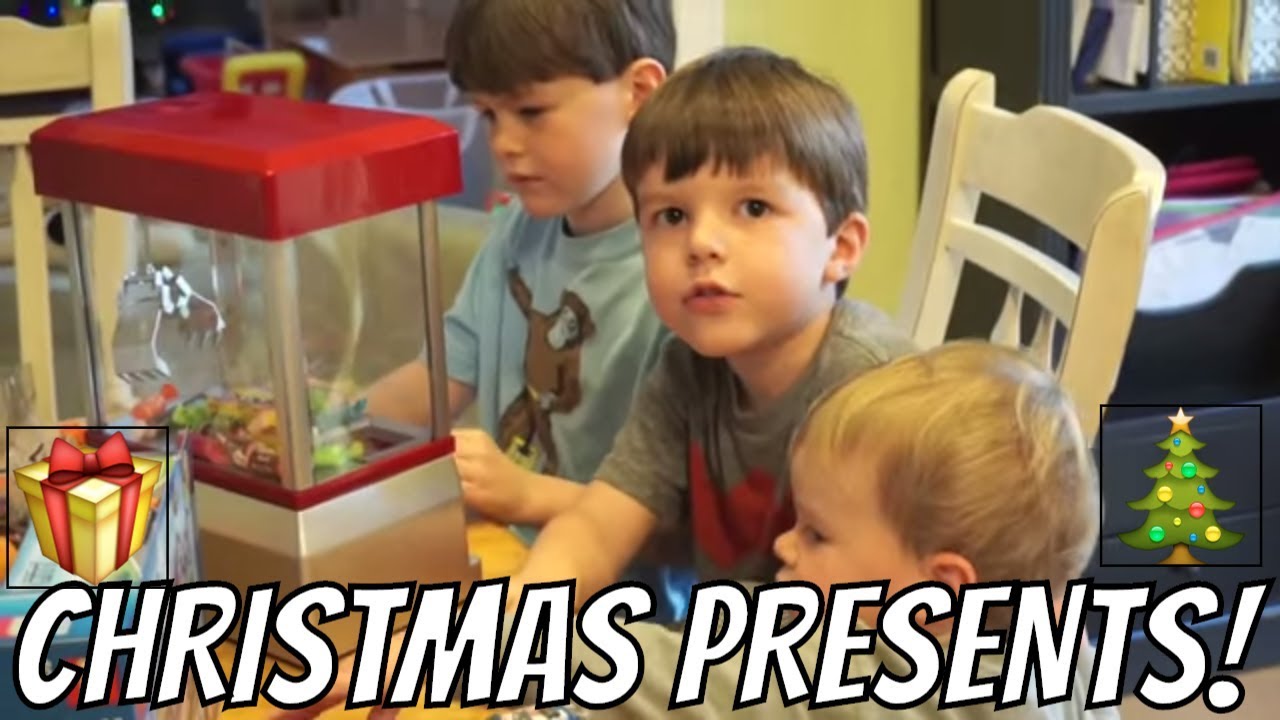 OPENING OUR CHRISTMAS PRESENTS AND PLAYING WITH OUR TOYS! - YouTube