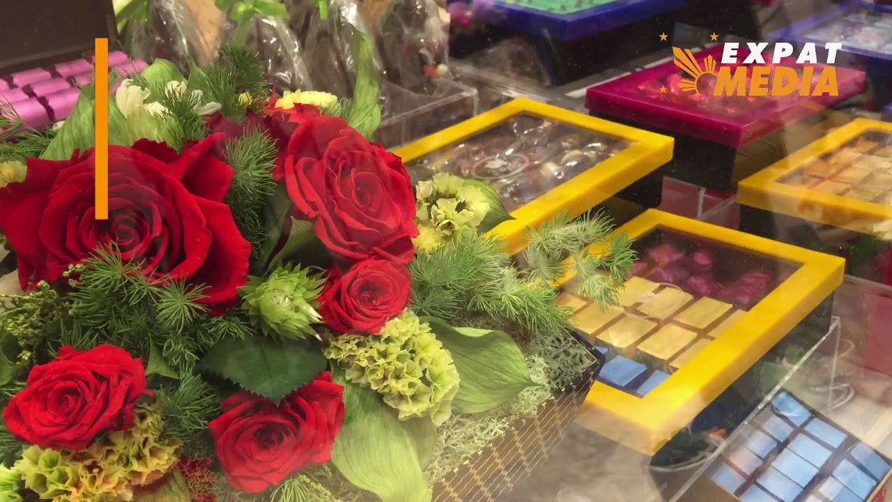 Secret language of flowers: What number of roses mean - YouTube