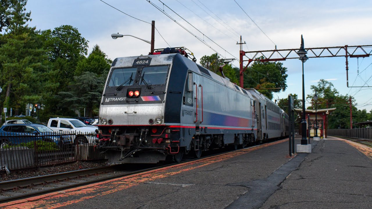 NJTR 6355 Arrives at Maplewood with ALP46 4624 in charge of a train to ...