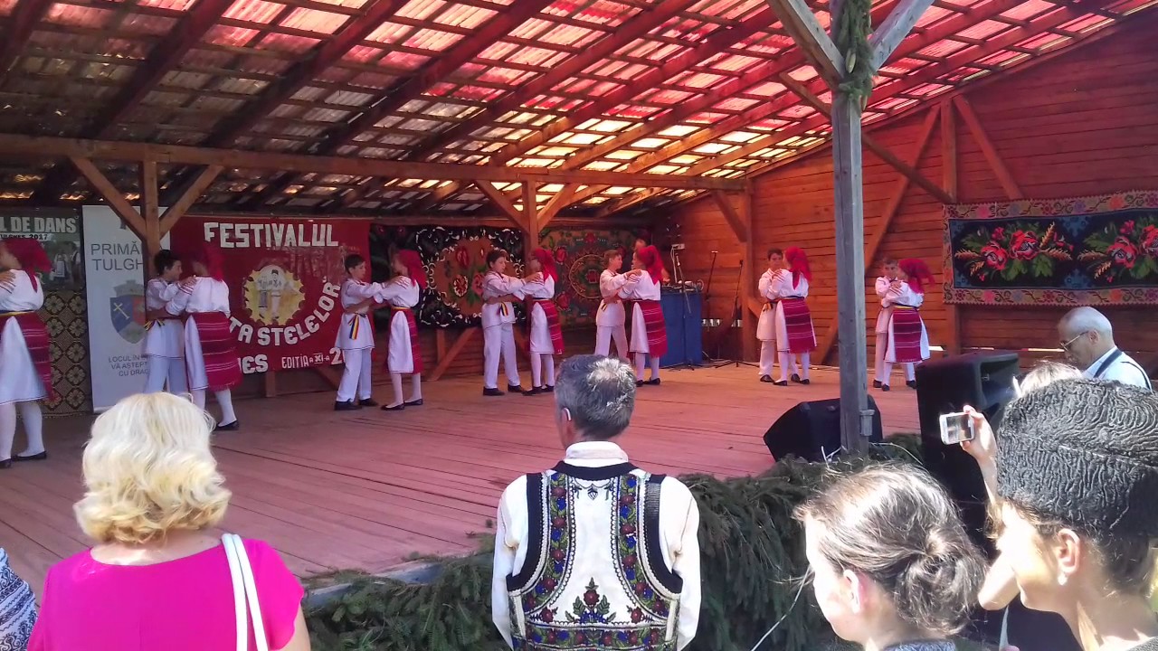 Junii tulgheşului. Tulghes 30 iulie 2017 - YouTube