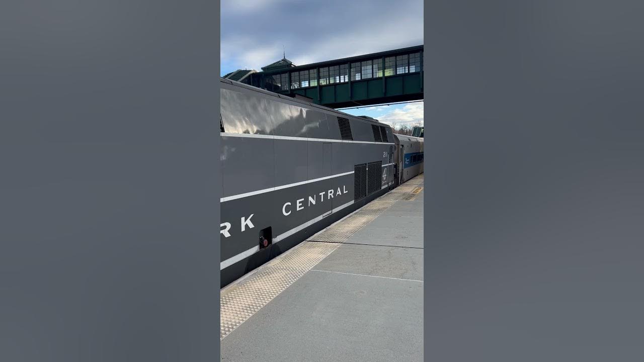 Metro North New York Central heritage Unit & surprise Amtrak Trains - YouTube