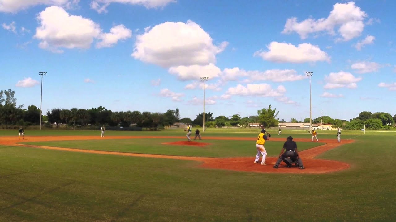 Eric Gormley hits a single against the A's. 10/26/2014 - YouTube