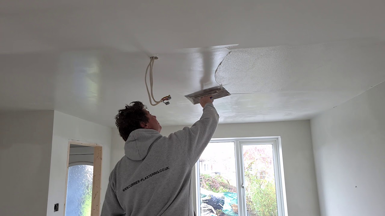 Finishing Airless Spray Plastering - YouTube