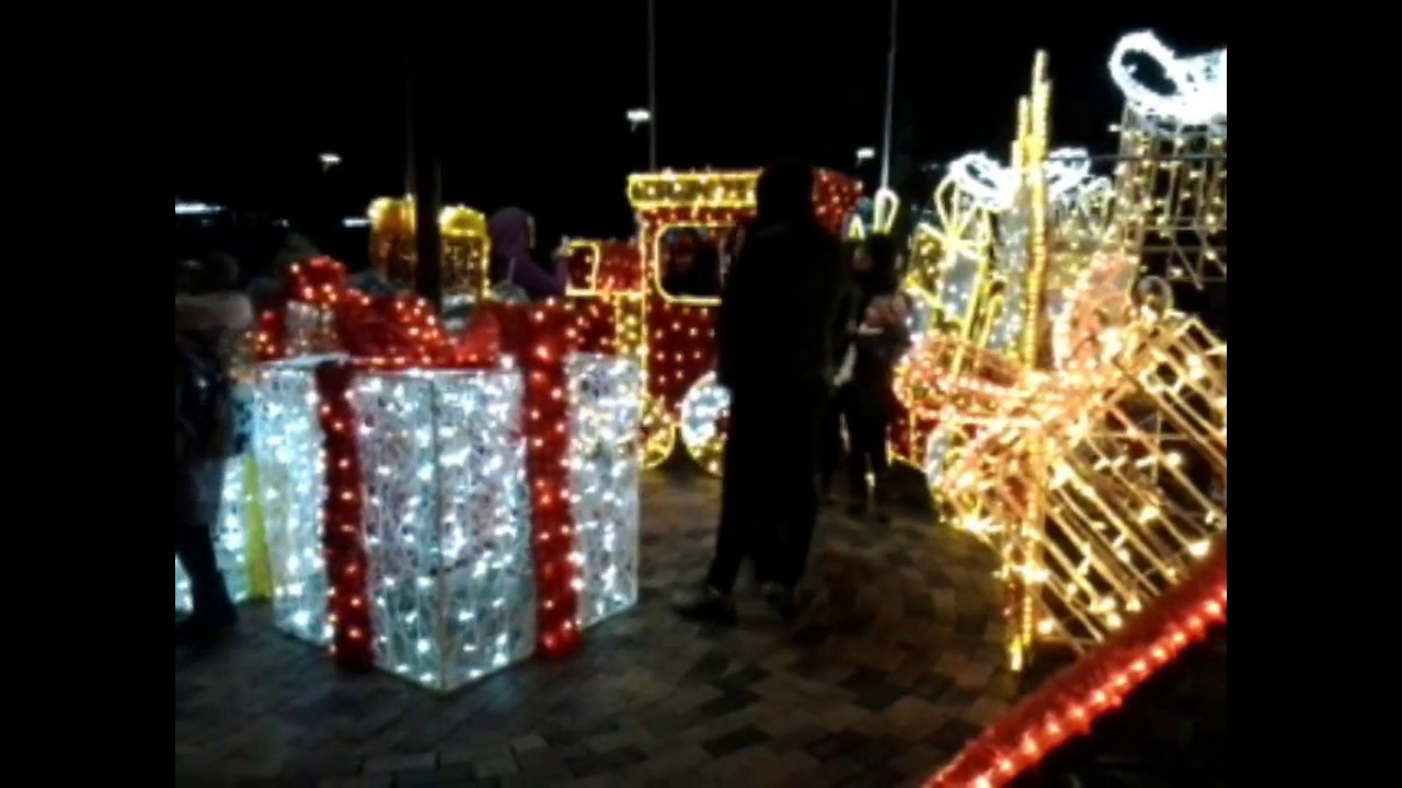 Мариуполь Каток Новогодняя Елка 2020 Сквер - YouTube