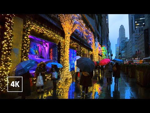🇺🇸 NEW YORK CITY CHRISTMAS Walk in the RAIN ☔ Rockefeller Center, Fifth Avenue, Times Square