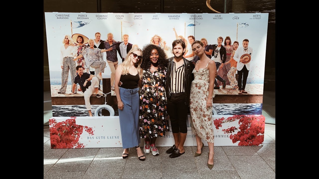 MAMMA MIA! ICH HABE LILY JAMES MIT MICHI BUCHINGER INTERVIEWT - YouTube