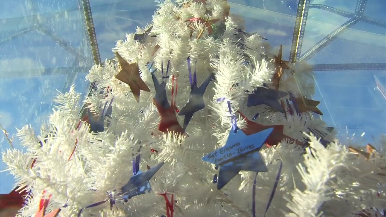 First responder Christmas tree in Buchanan - YouTube