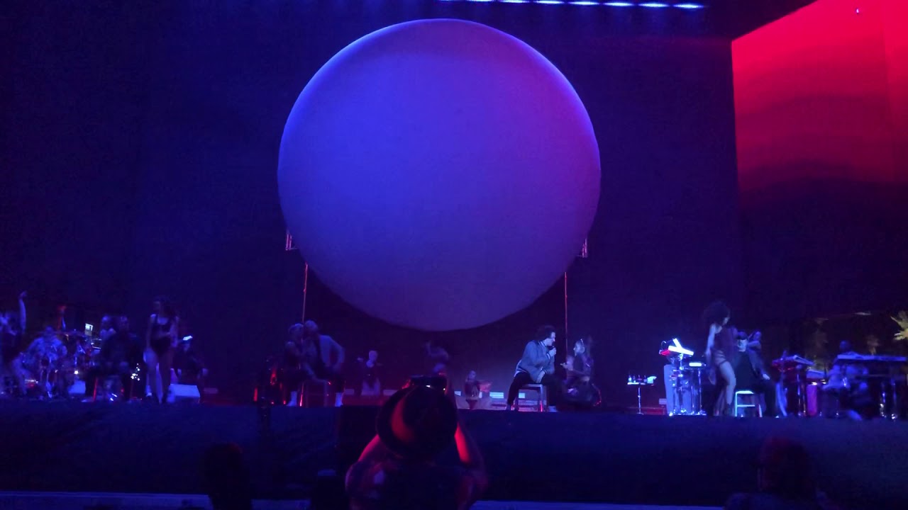 Ariana Grande x *NSYNC at Coachella 2019 - YouTube
