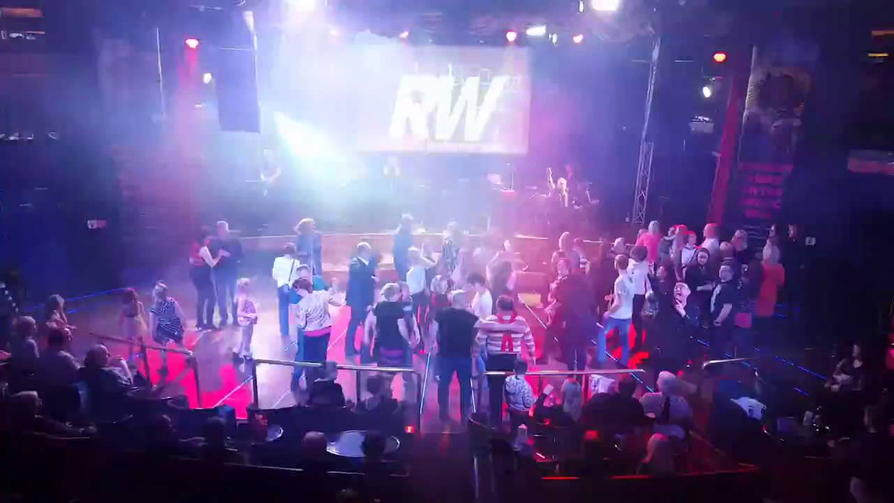 The Ultimate Robbie show band LIVE - YouTube