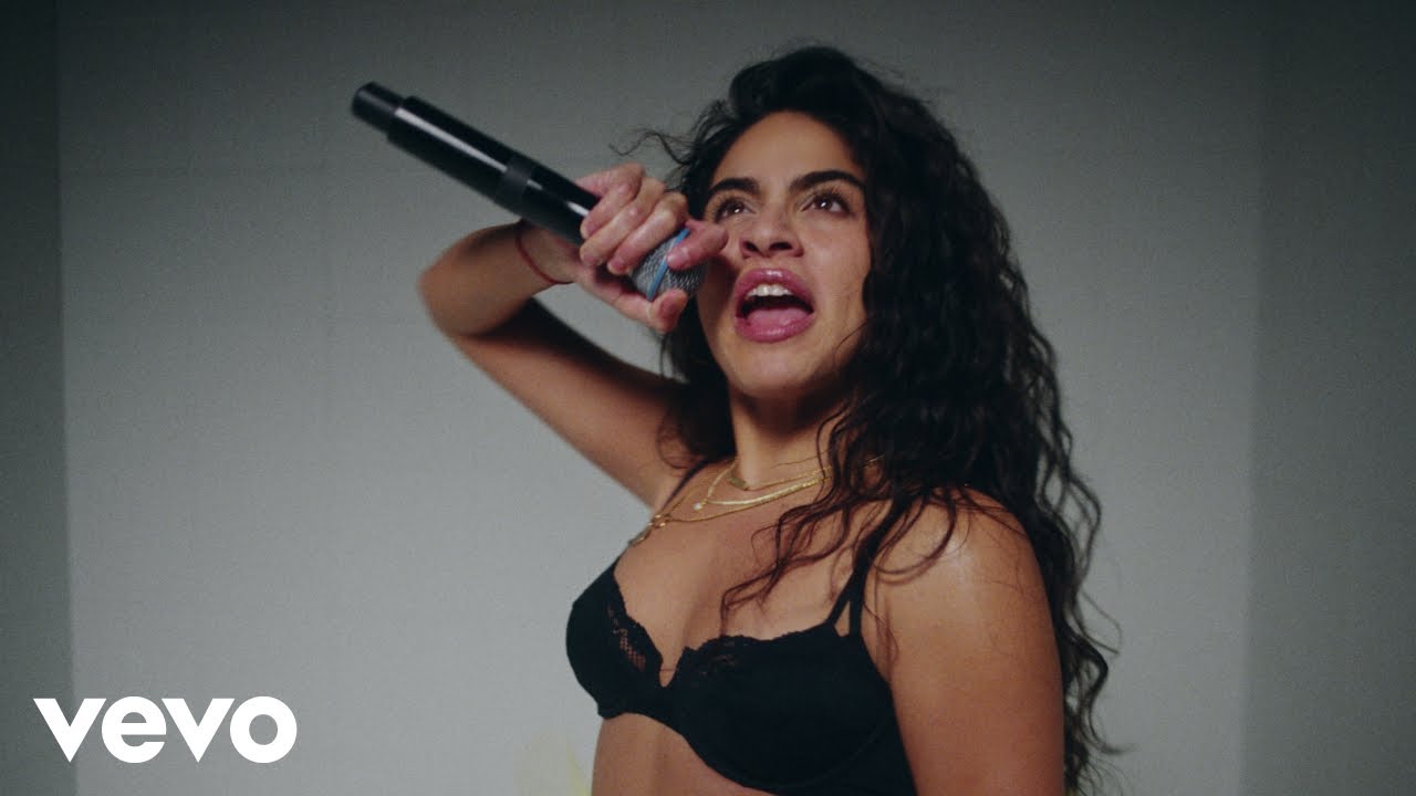 Jessie Reyez - BEEN ABOUTA YEAR (Official Live Performance) - YouTube Music