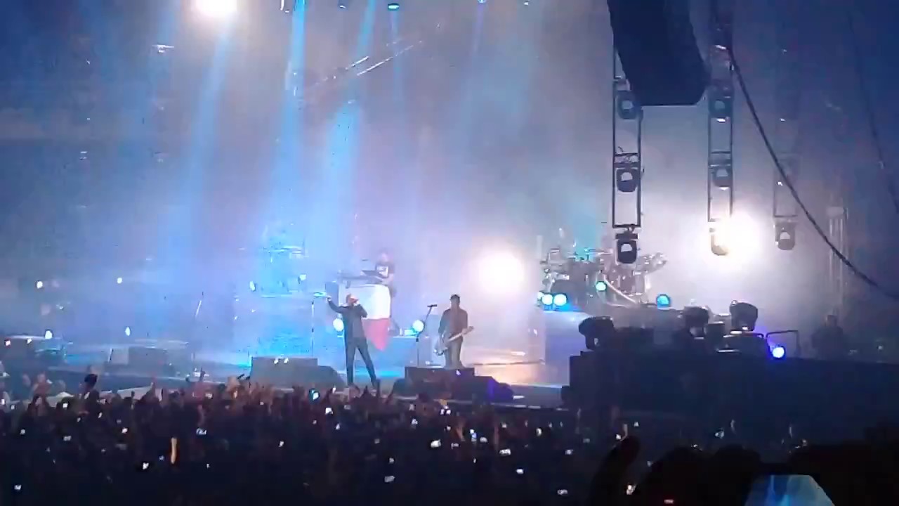 Intro + Talking to myself - Linkin Park (Movistar Arena, Chile) One ...