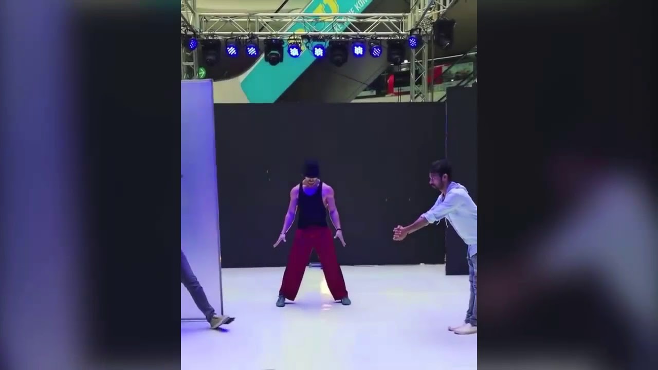 Tiger Shroff Michael Jackson Dance Video HD - YouTube - YouTube