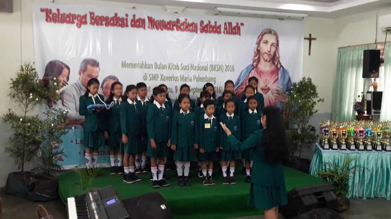 Lomba Paduan Suara BKSN 2016 di SMP Xaverius Maria Palembang - YouTube