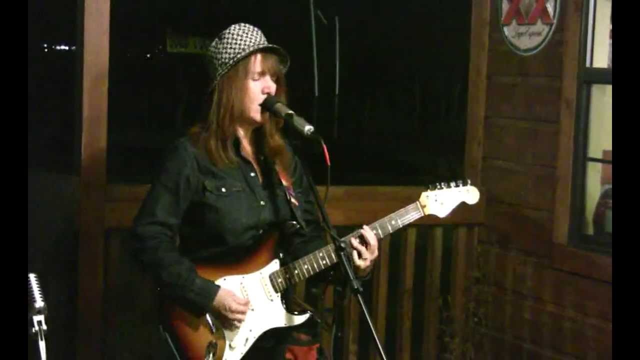 Lynette Perkins performs live music at Good Luck Grill - YouTube
