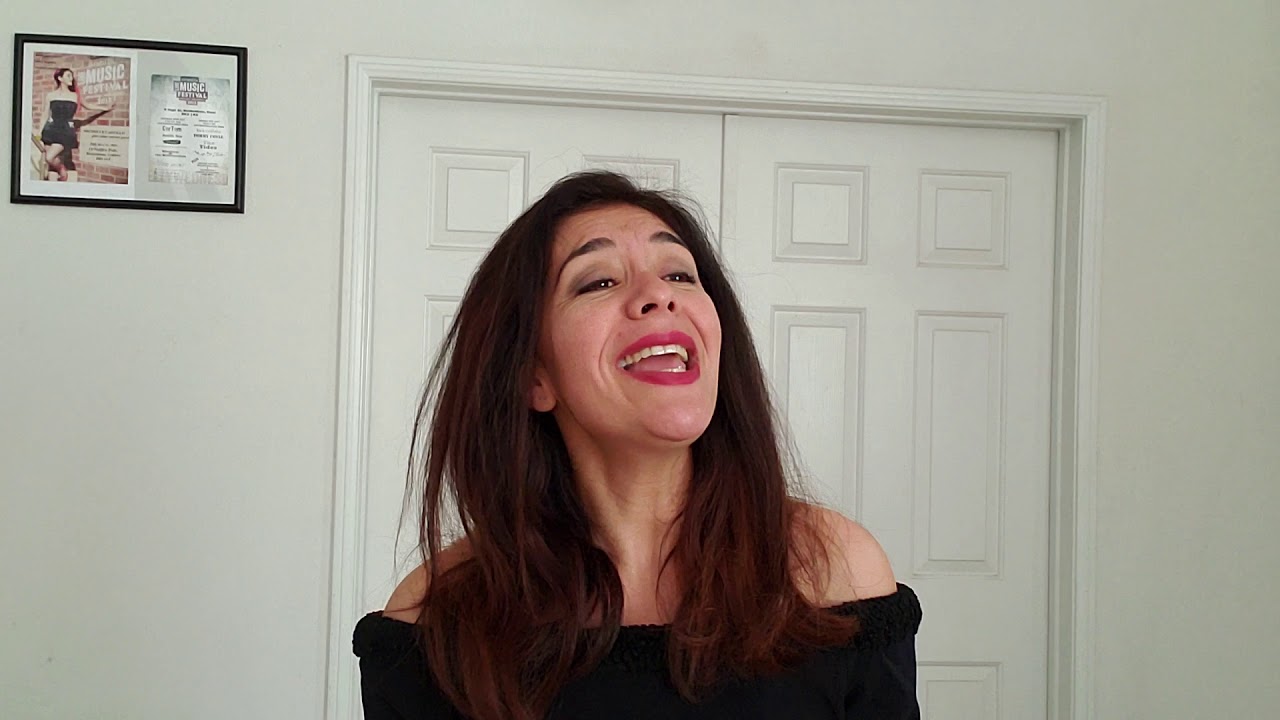Michelle Castillo Rainbow High Evita - YouTube