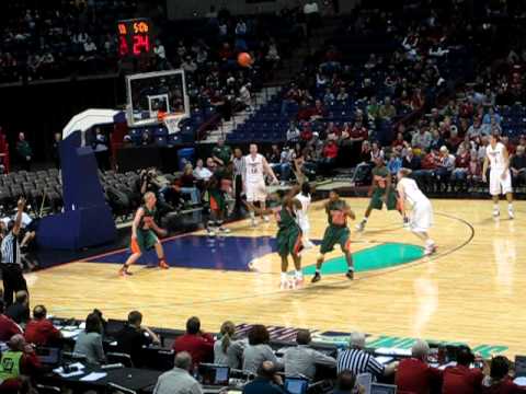 WSU: Faisal Aden Knocks Down 3-Pointer - YouTube