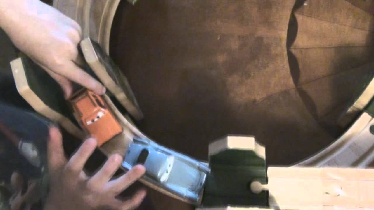 Pixar Cars 2 Oil rig Escape-clip - YouTube