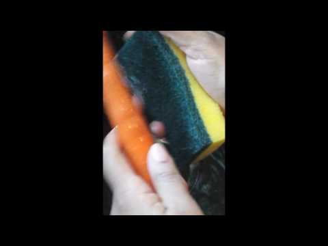 How to clean carrots properly - YouTube