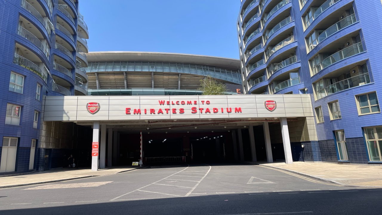 Shopping @arsenal official store Emirates Stadium London #arsenal #art ...