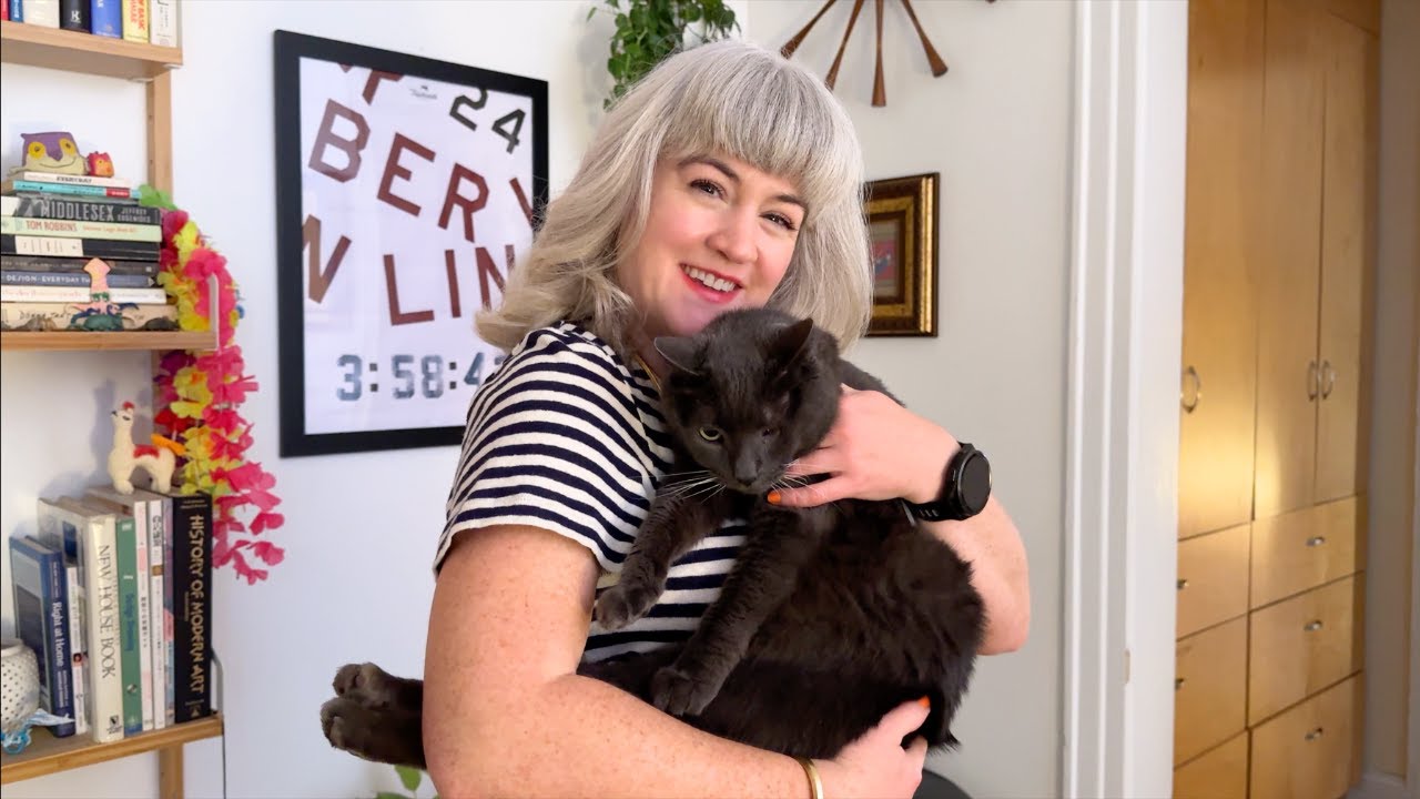 Cat Lady Home Tour | One woman’s final wish for her cat - YouTube