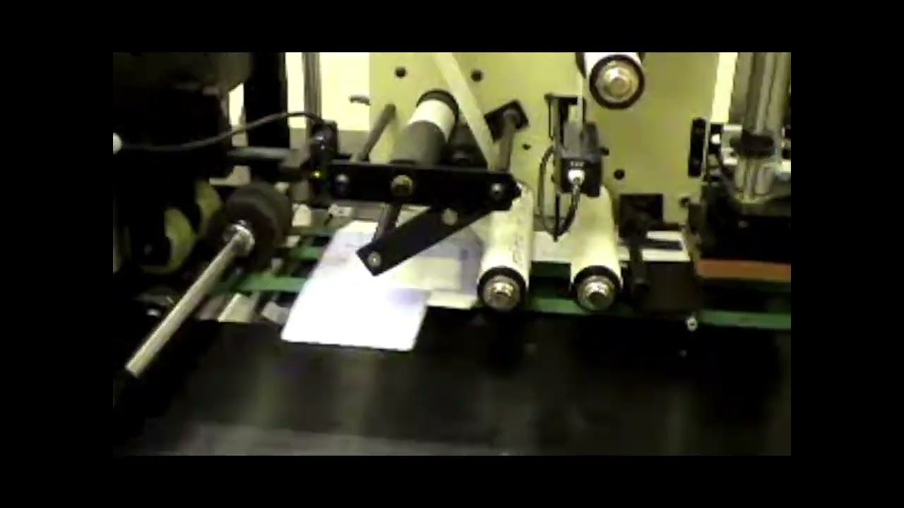 Model 985-LA Offline Label Flat Product Applicator System - YouTube