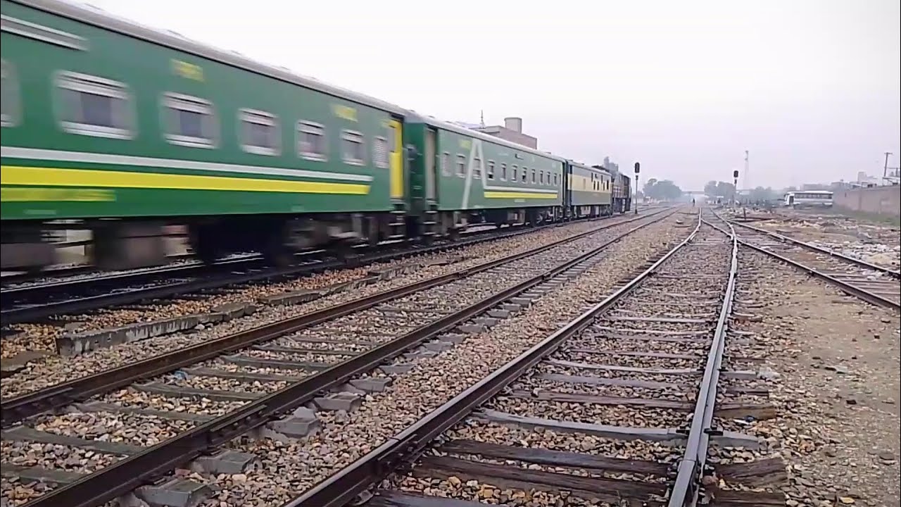 Pakistan Railways|Green line| premium train of Pakistan Railways - YouTube