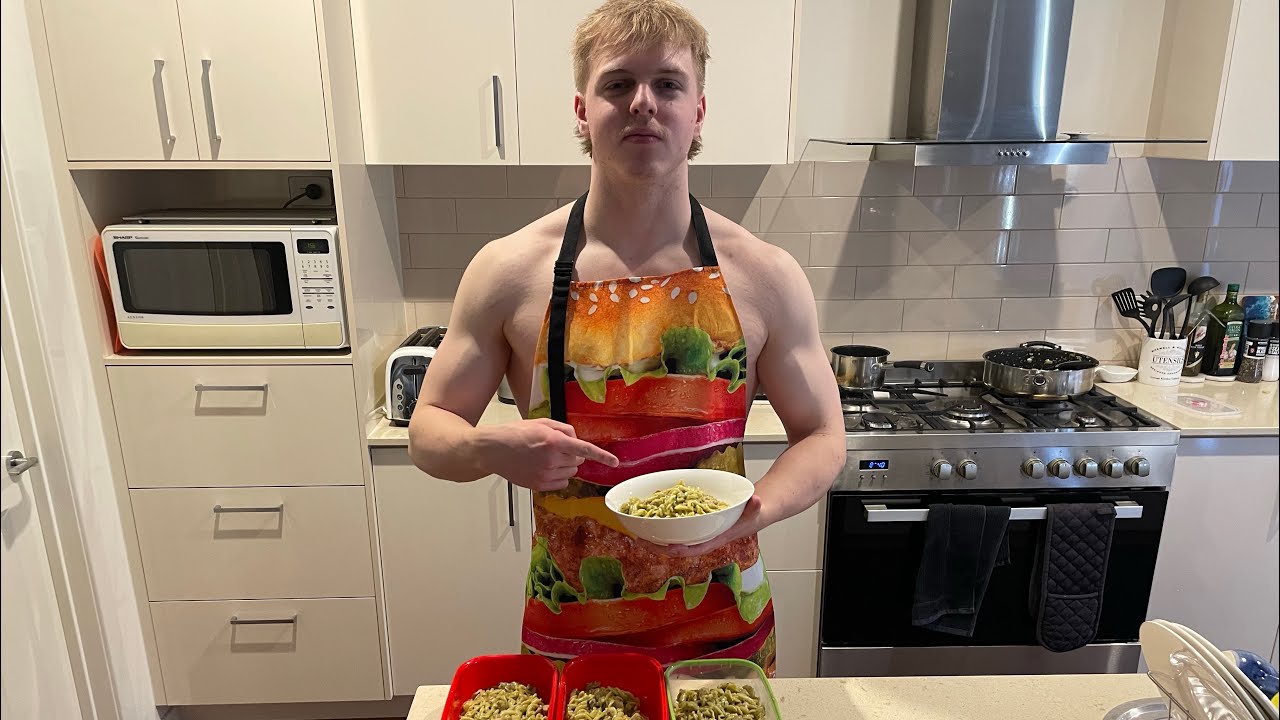 How to Cook Anabolic Pesto Pasta - YouTube