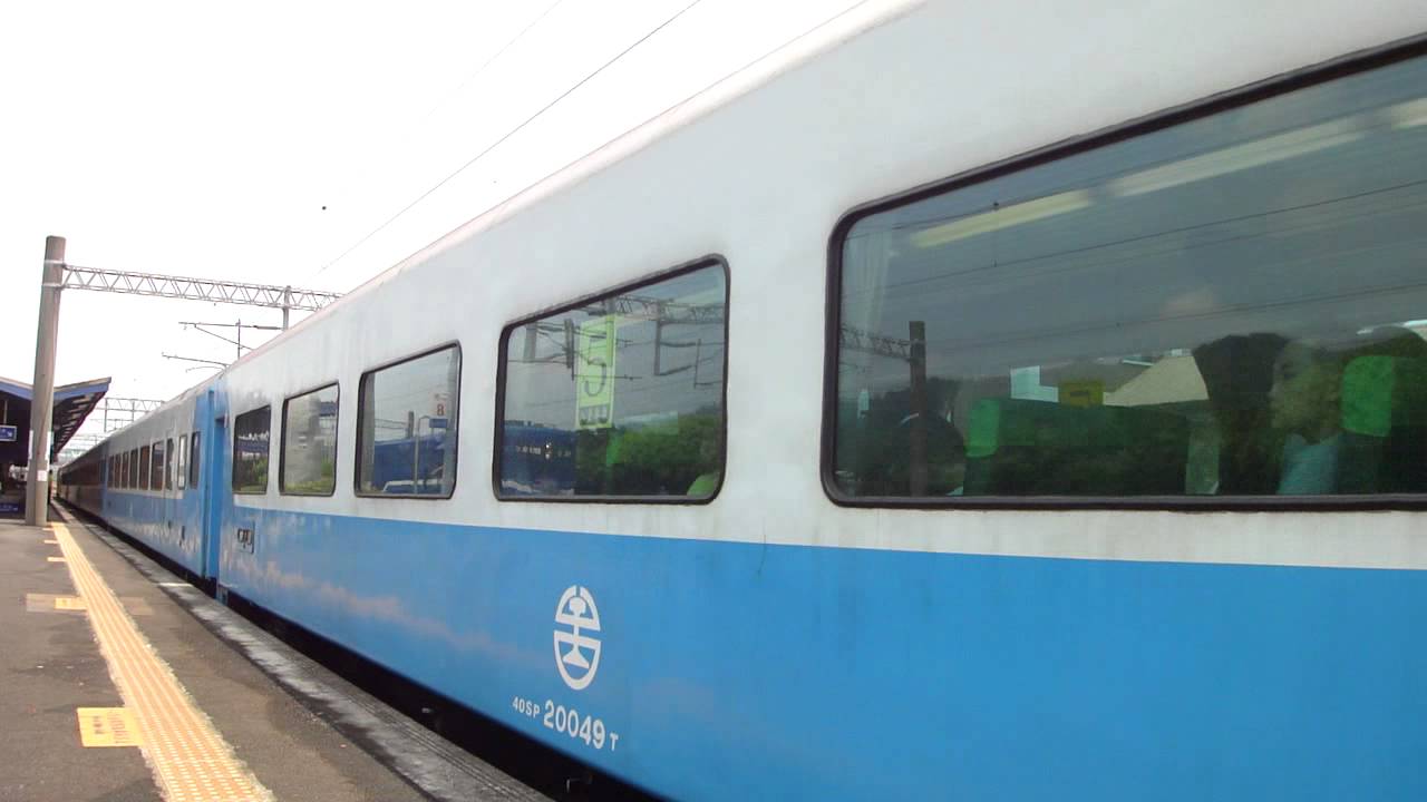 E400型(E417)牽引復興號出二水站 2012.08.08 - YouTube