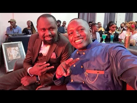 BEST COMEDIAN OF THE YEAR (kayeye comedian) calls his manager on stage ...