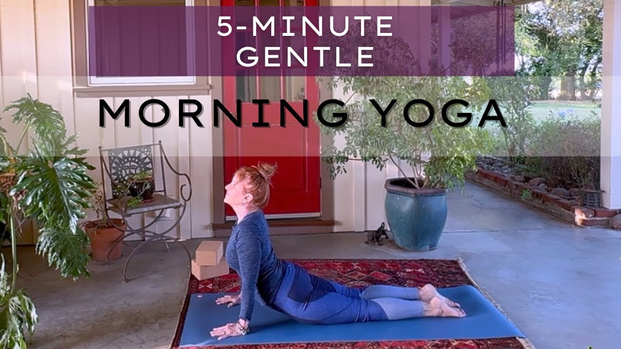 5-Minute Yoga // Gentle Flow // Beginner Yoga Stretch // Calming Music ...
