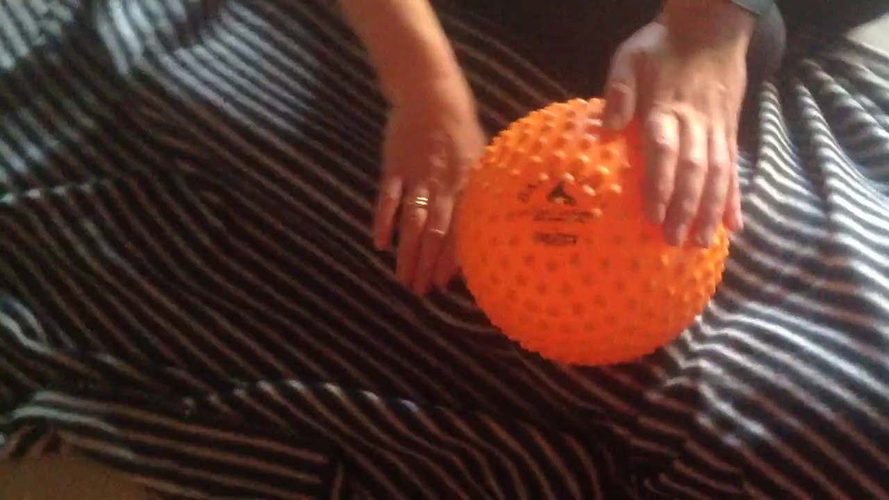 Wellnissen boldmassage ball-stick-bold - YouTube