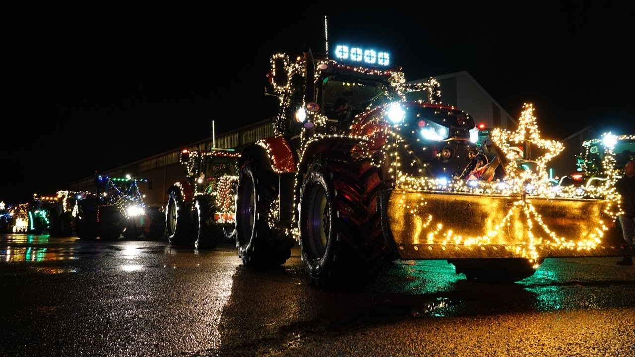 Tractor Parade Christmas | Verlichte trekkers | Christmas lights on ...