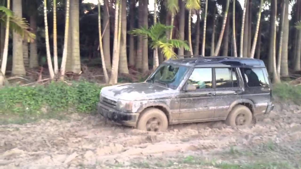 Land Rover Discovery 2 off road - YouTube