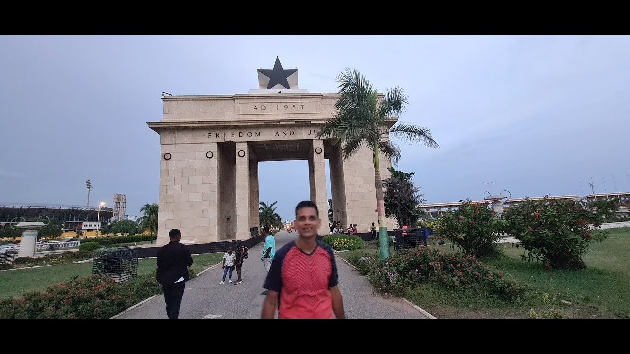 Oxford Street to Osu Castle, Osu Beach, Black Star Square, Tudu Market ...