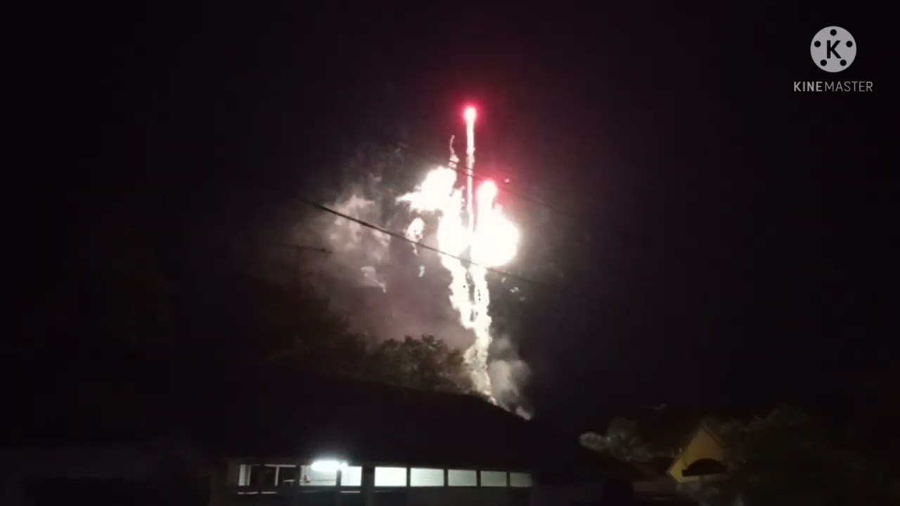 suasana bunga api penghabisan tahun baru Cina di sekeliling kami - YouTube