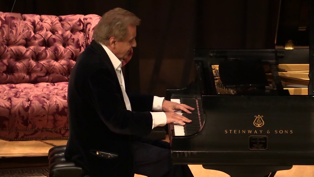 Charles Mink performing "Manhattan" by Rodgers & Hart (1925) - YouTube