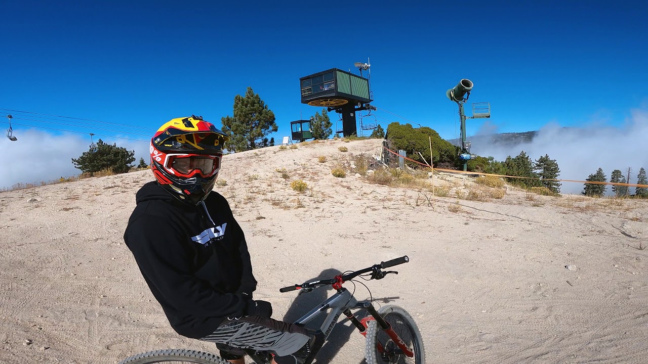 Snow Valley Bike Park | Green Horn + Jump Line 4K POV - YouTube