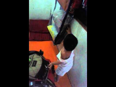 lucu.. intip bocah goyang