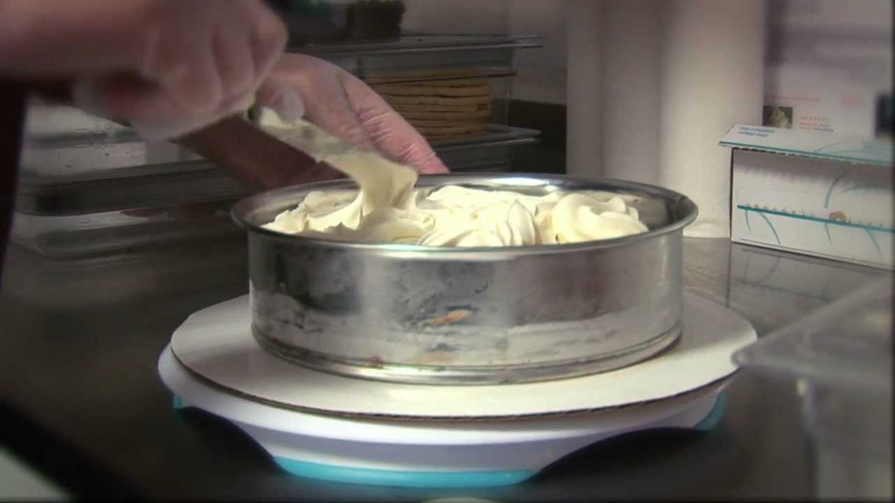 Yo Mama! Froyo Cakes! - YouTube