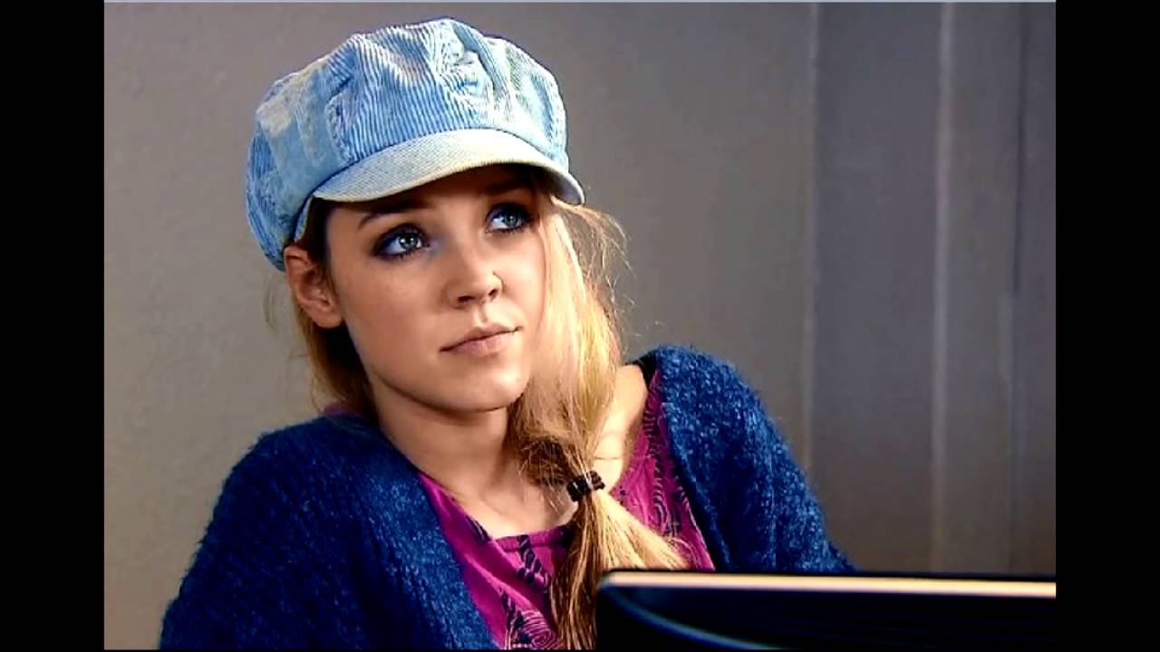 Victoria Reich sings "I'm not that girl" from Wicked - YouTube