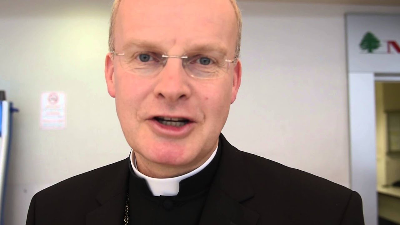 Militärbischof Dr. Franz-Josef Overbeck bei UNIFIL - YouTube