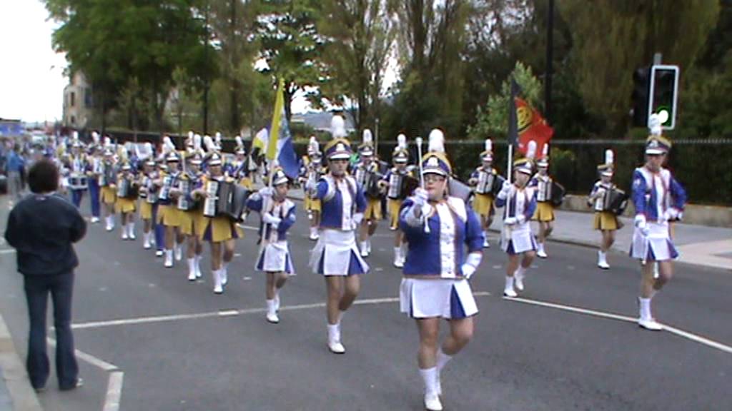 Down Feile Parade in Warrenpoint 2013 led by Mayobridge Band - YouTube