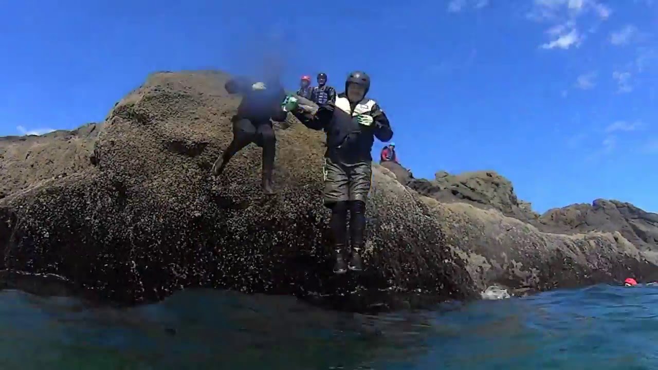 Cliff jumping Scotland - YouTube