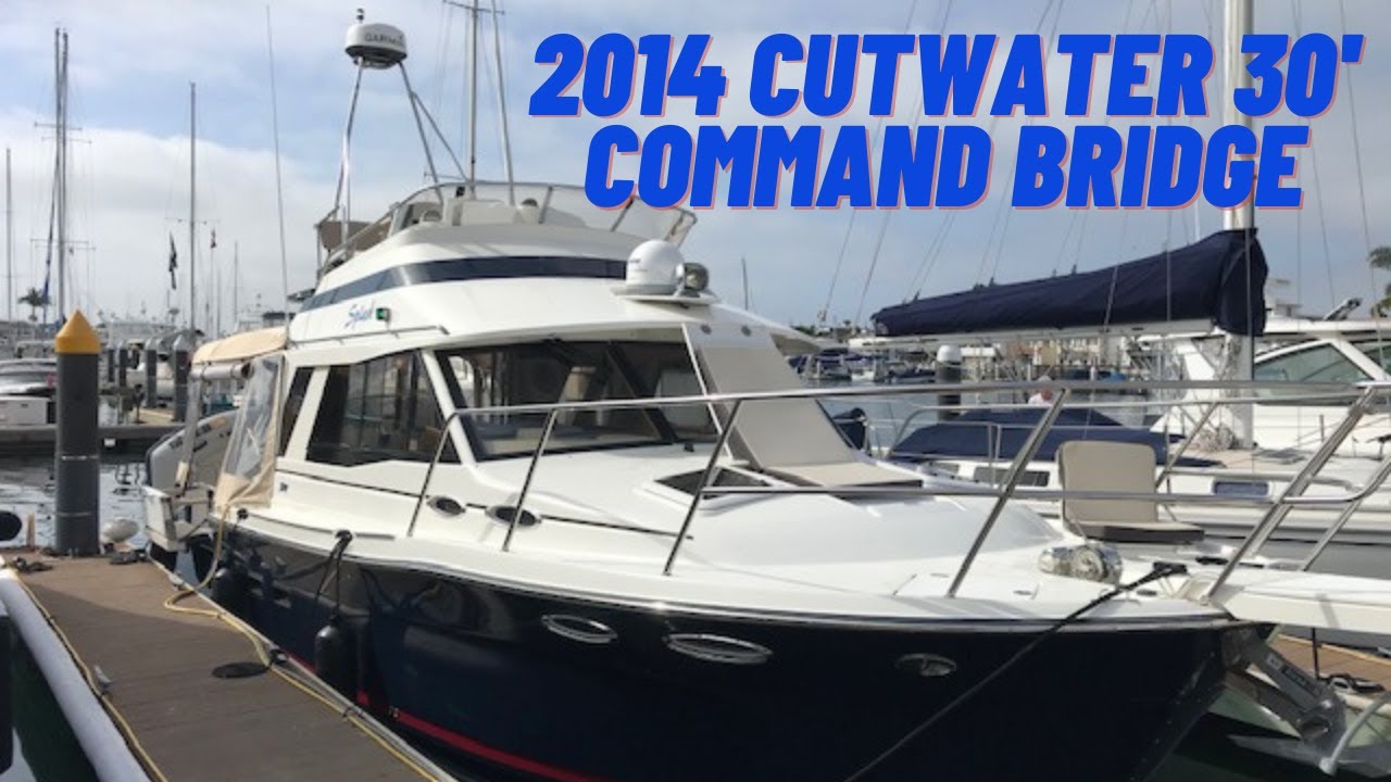 Mint Condition 2014 Cutwater 30' Command Bridge - YouTube